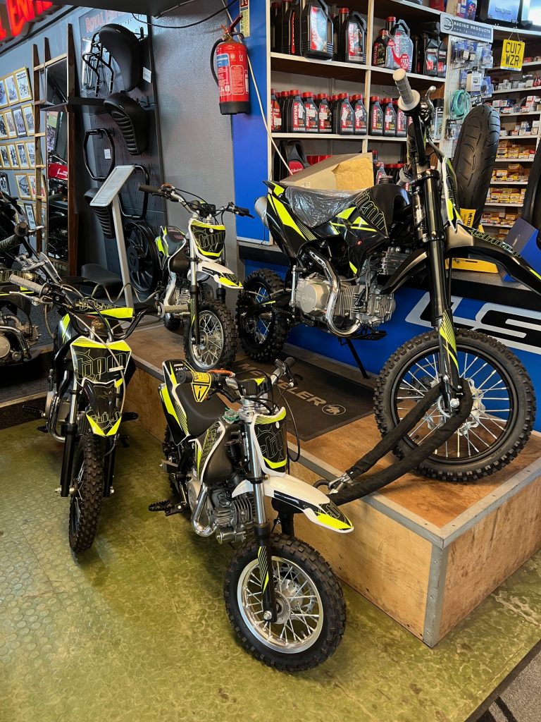 Stomp Pit Bikes (65 and 90cc Models) - Mount Motorcycles | New and Used ...