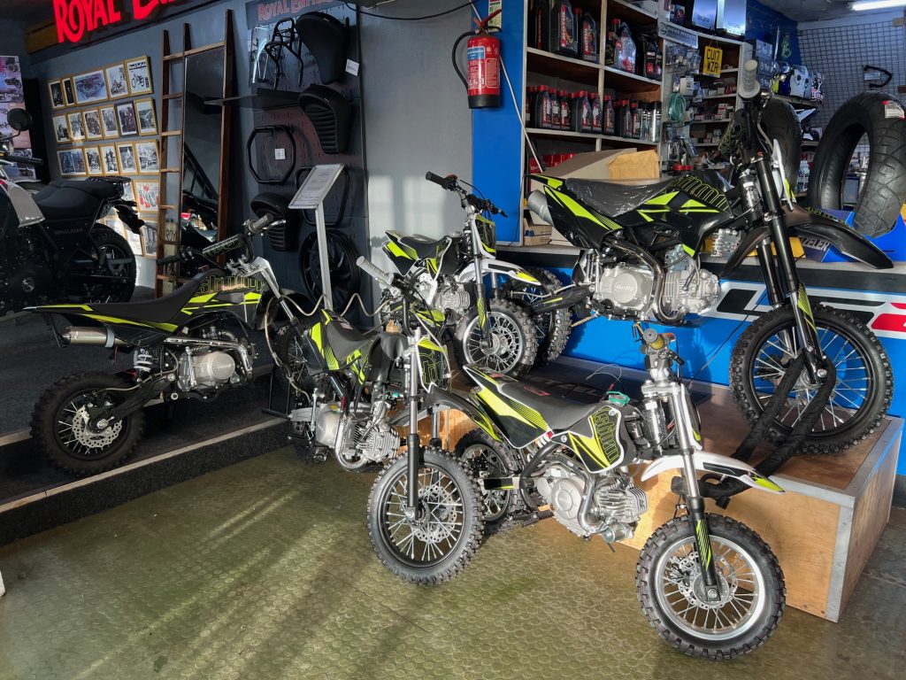 Stomp Pit Bikes (65 and 90cc Models) - Mount Motorcycles | New and Used ...