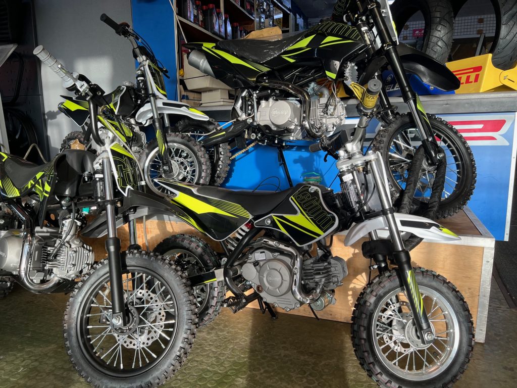 Stomp Pit Bikes (65 and 90cc Models) - Mount Motorcycles | New and Used ...